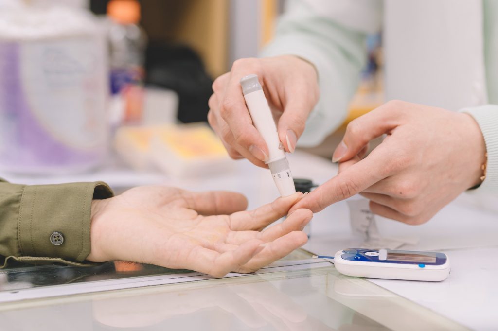 Hipoglicemia: confira o guia completo sobre o assunto!
