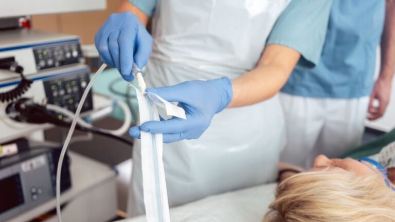 Endoscopia: entenda o que é, para que serve e como é feito o exame